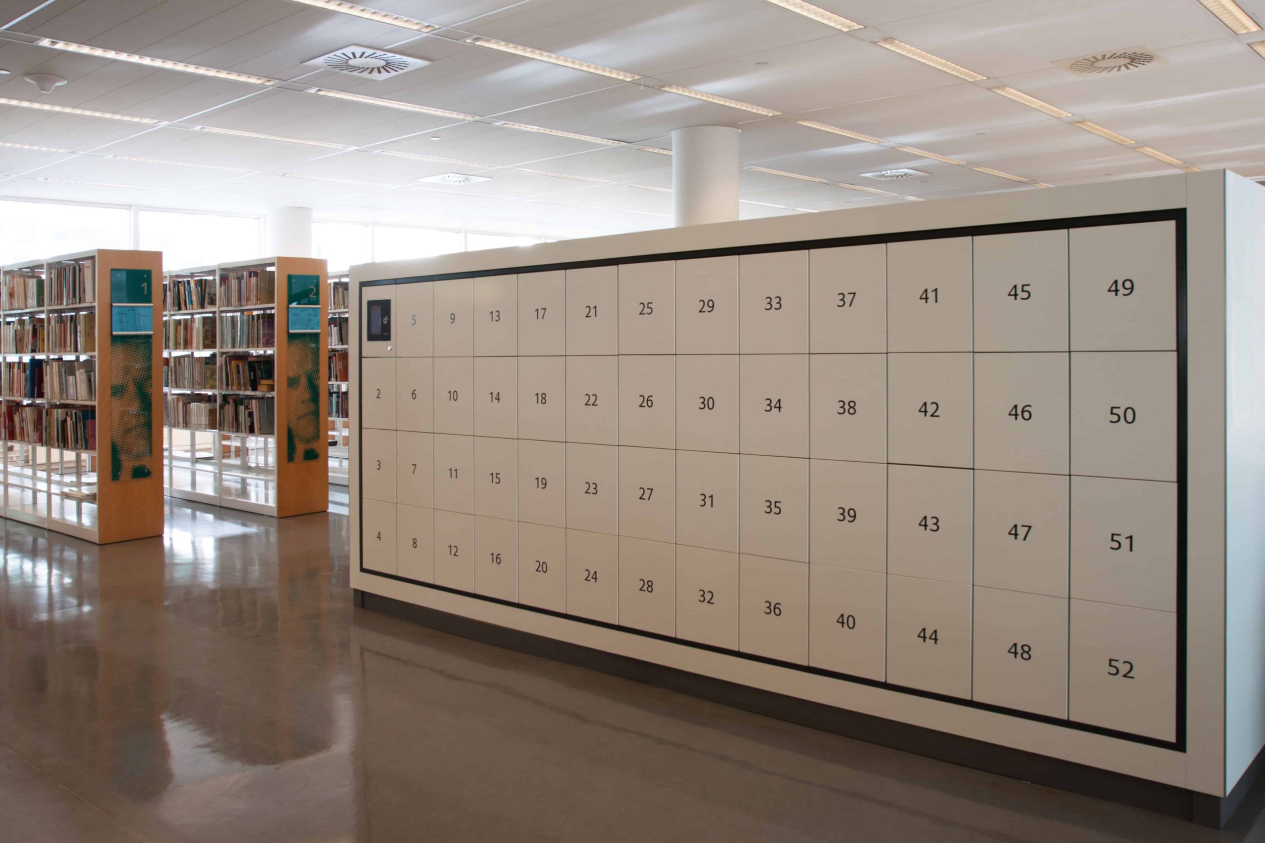 Electronic lockers for public spaces - LoQit