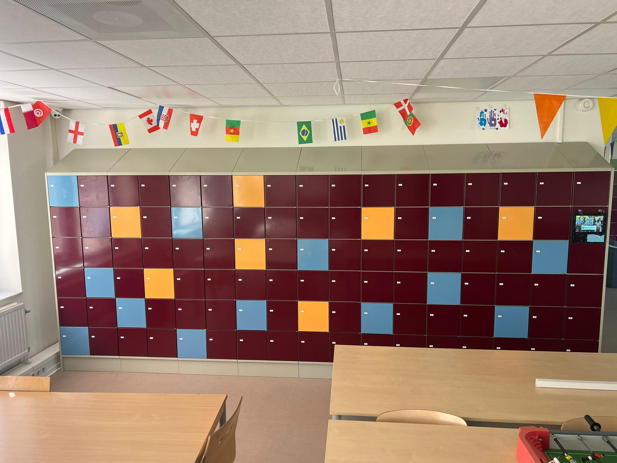 Smart lockers for ISK Dr. Nassau in Assen - LoQit